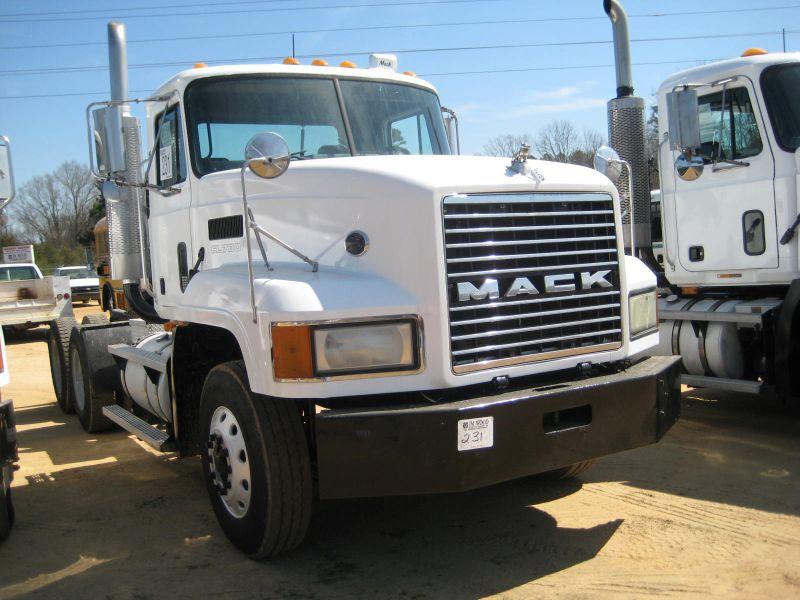 2003 MACK CL713 TANDEM AXLE TRUCK TRACTOR