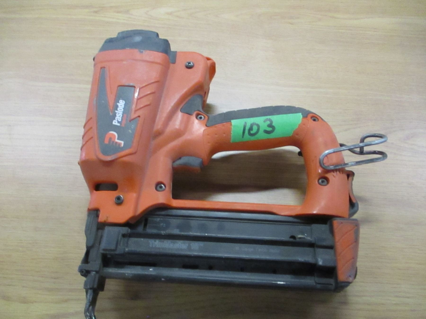 PASLODE STAPLER