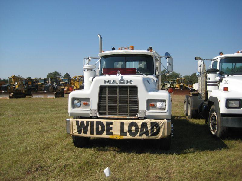 1982 MACK R688ST T/A TRUCK TRACTOR,