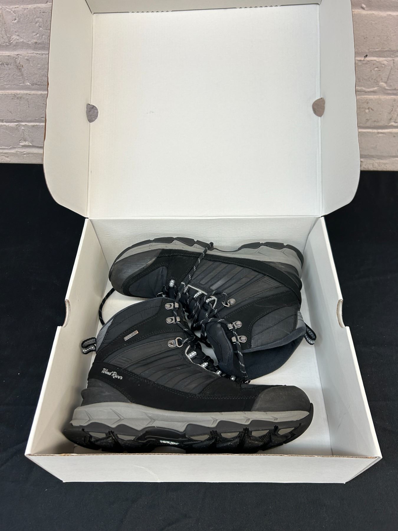 Wind River Outfitting Size 10 Mens Black Peak III