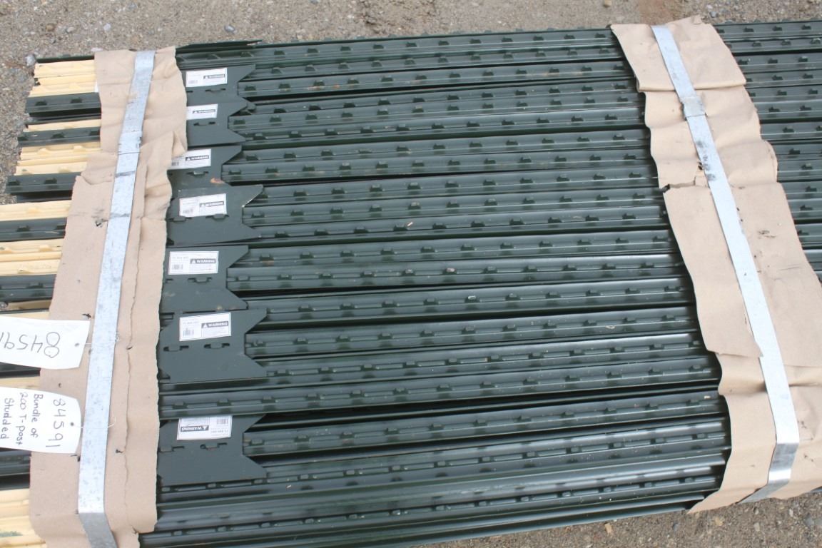 Bundle of 200 7' heavy duty studded t-posts