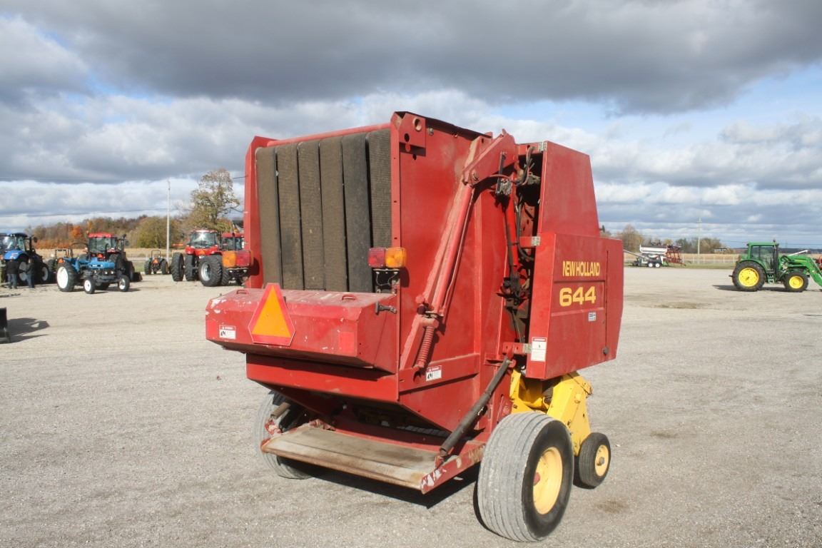 New Holland 644 round baler, net wrap, Silage Special