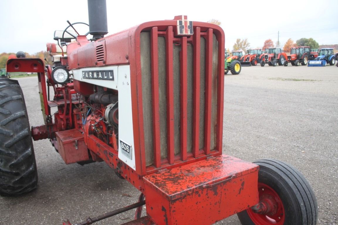 IH 806 diesel 2wd tractor, 8192 hours, made in USA