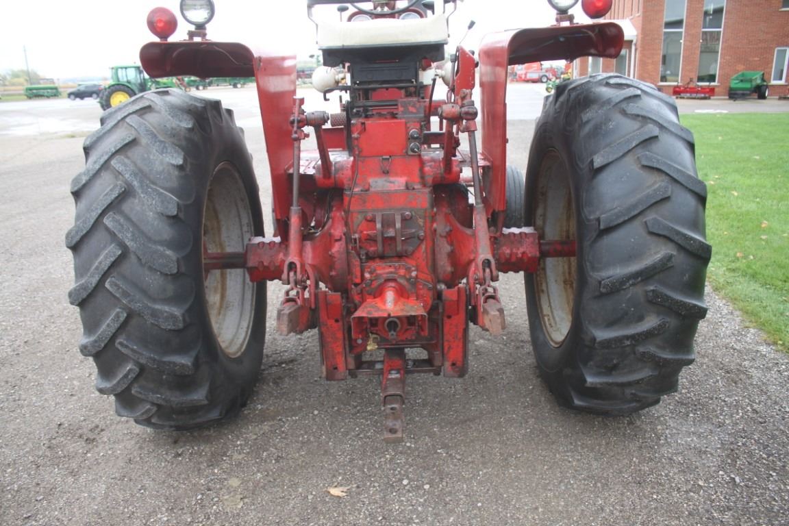 IH 806 diesel 2wd tractor, 8192 hours, made in USA