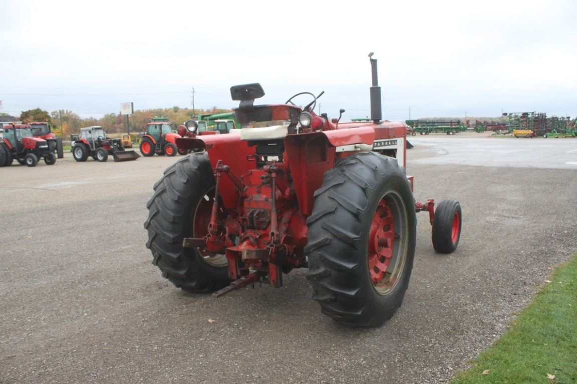 IH 806 diesel 2wd tractor, 8192 hours, made in USA