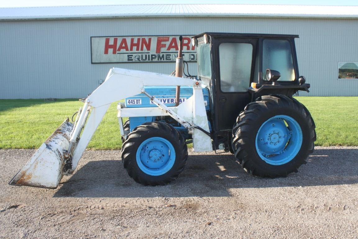 Universal 445 DT 4wd tractor, cab, loader, 2080 hours