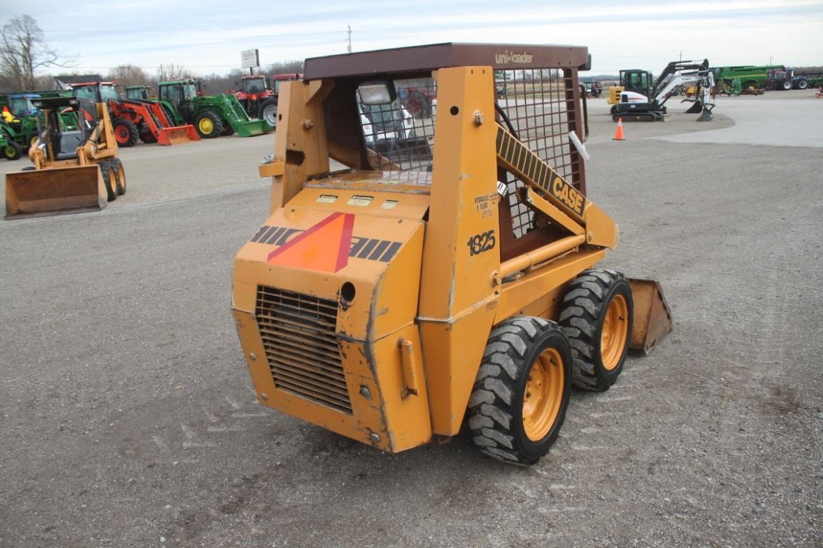 Case 1825 skidsteer, rops, diesel, 2138 hours