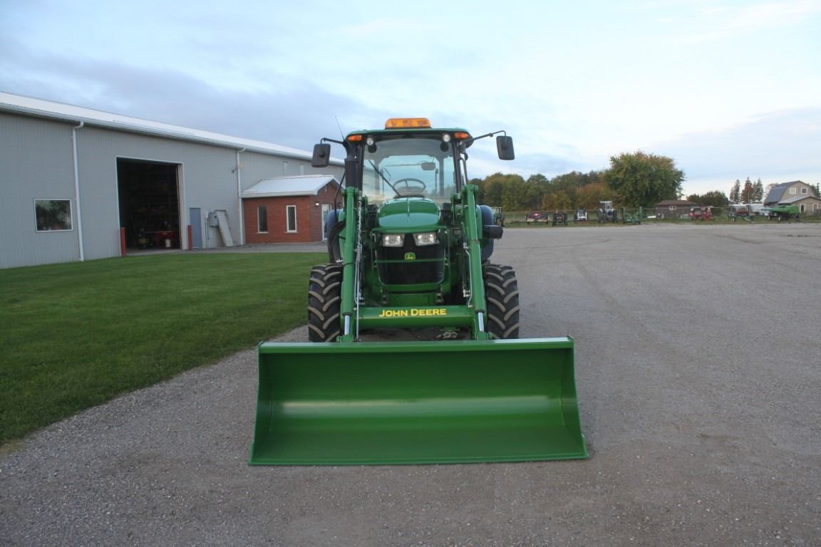 JD 5090E 4wd tractor, cab, air, 540M SL ldr, 984 hours