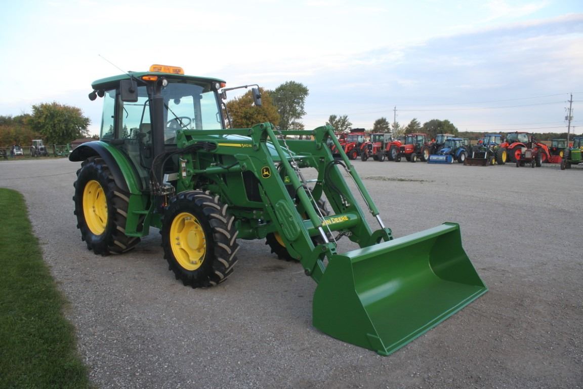 JD 5090E 4wd tractor, cab, air, 540M SL ldr, 984 hours