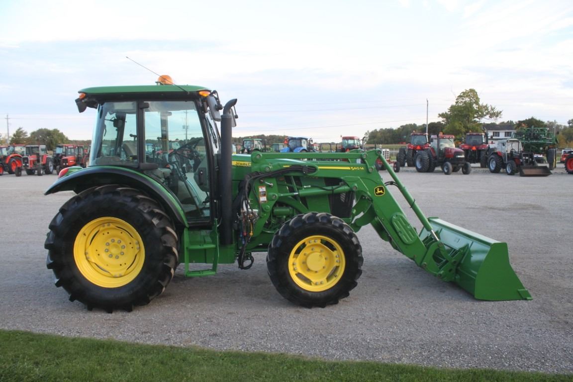 JD 5090E 4wd tractor, cab, air, 540M SL ldr, 984 hours