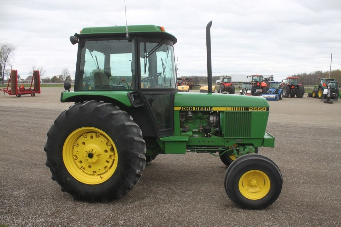 JD 2550 2wd tractor, cab, air, 3377 hours
