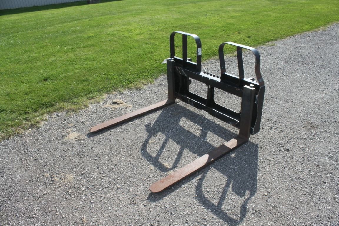 HLA 4200 lb pallet fork, Euro coupler, high back