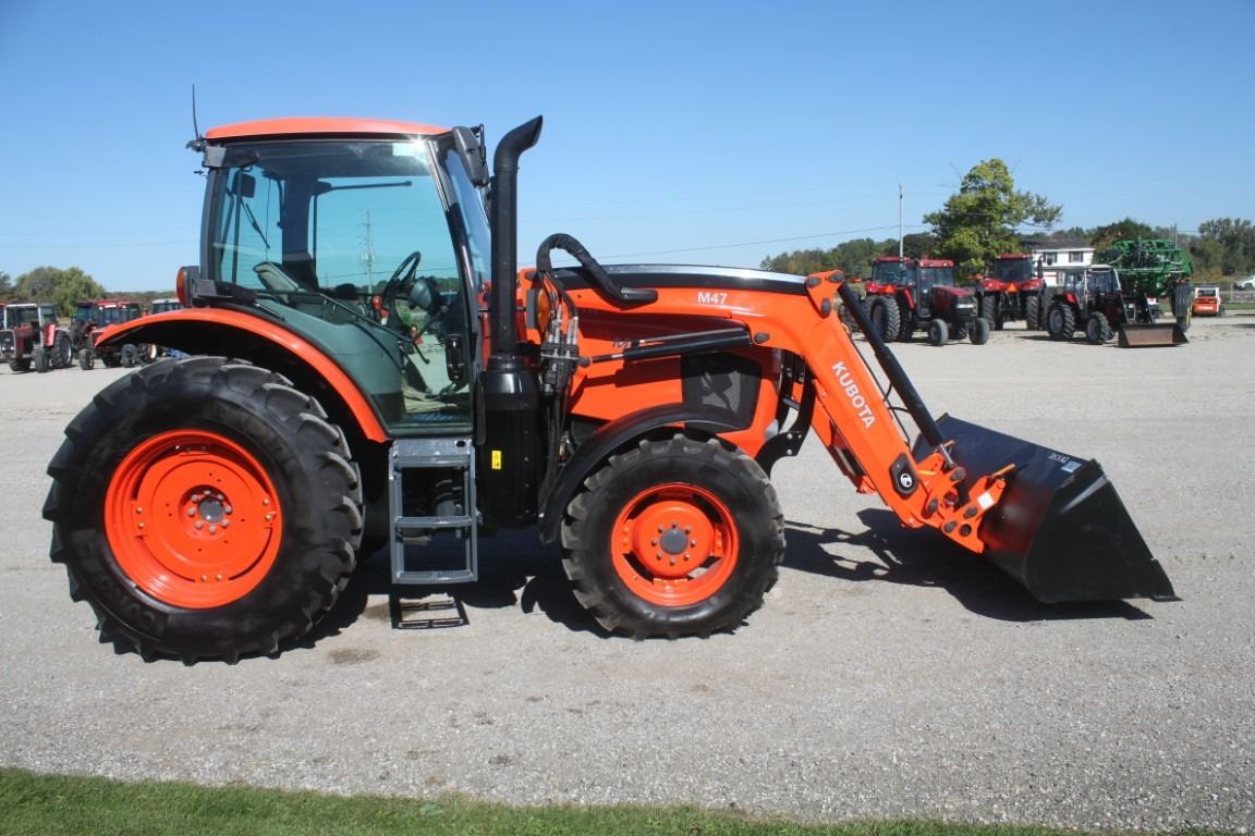 Kubota M6-101 4wd tractor, cab, New M47 SL loader