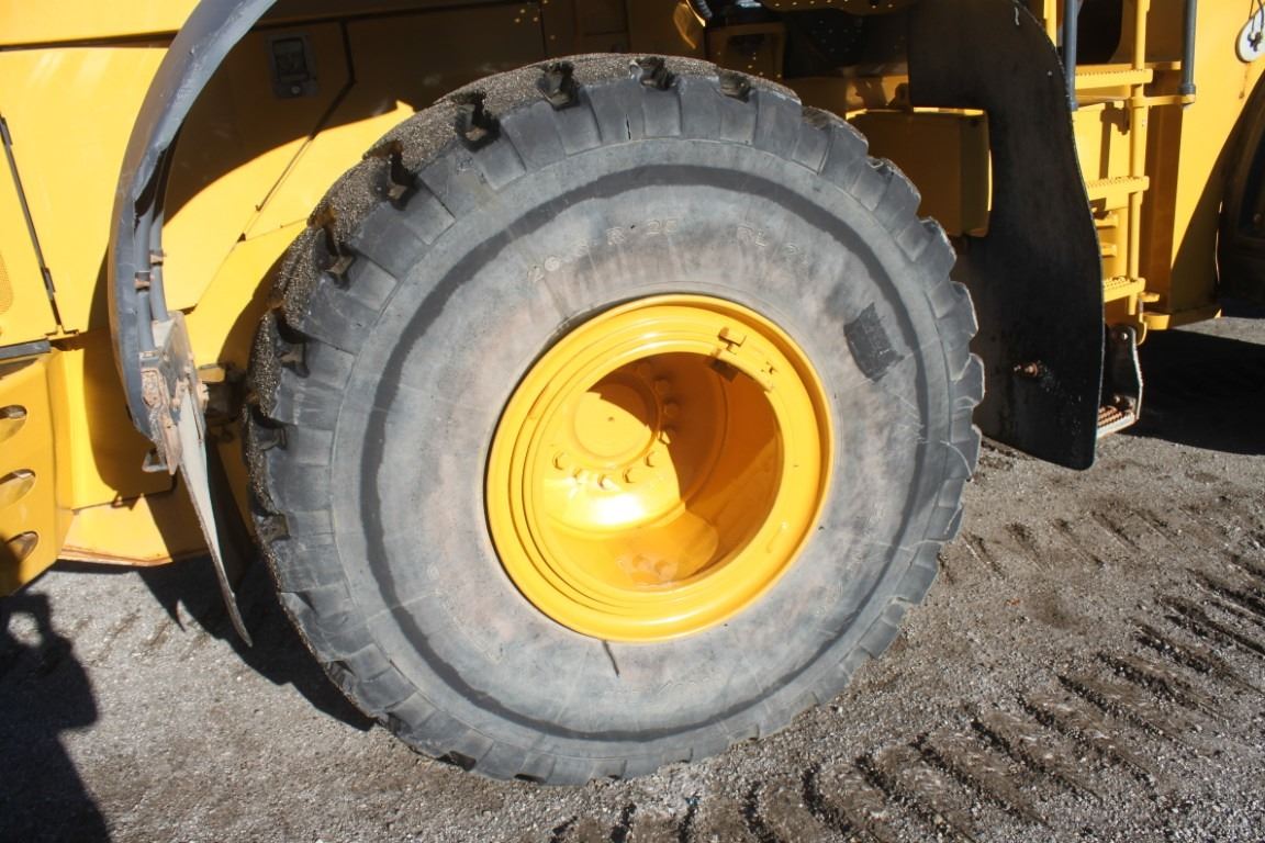 2017 JD 824K II wheel loader, cab, air
