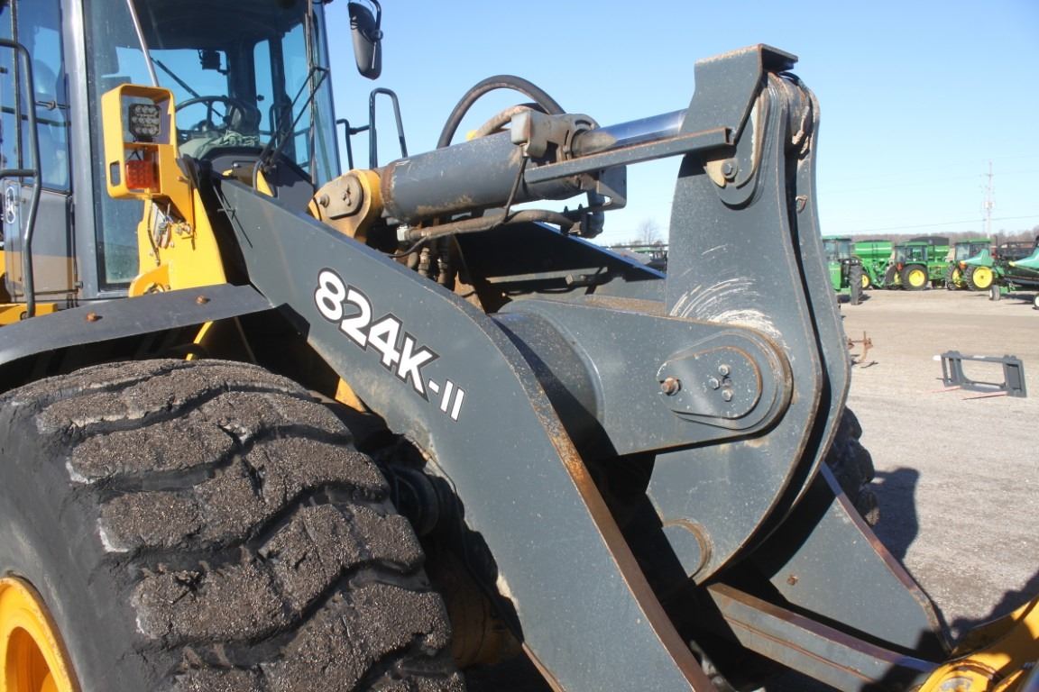 2017 JD 824K II wheel loader, cab, air