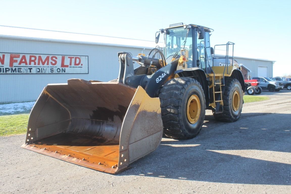 2017 JD 824K II wheel loader, cab, air