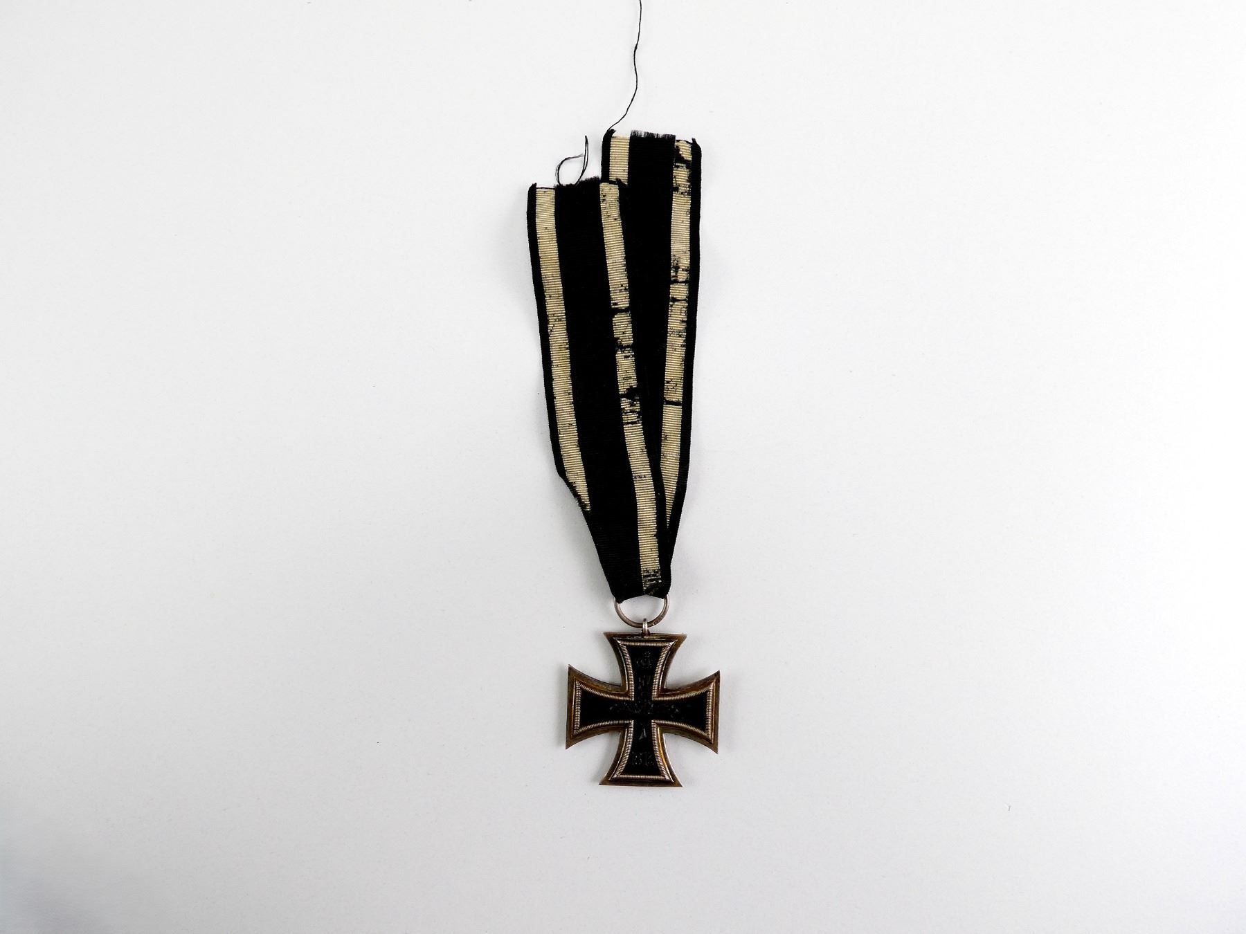 WWI GERMAN MILITARY IRON CROSS MEDAL