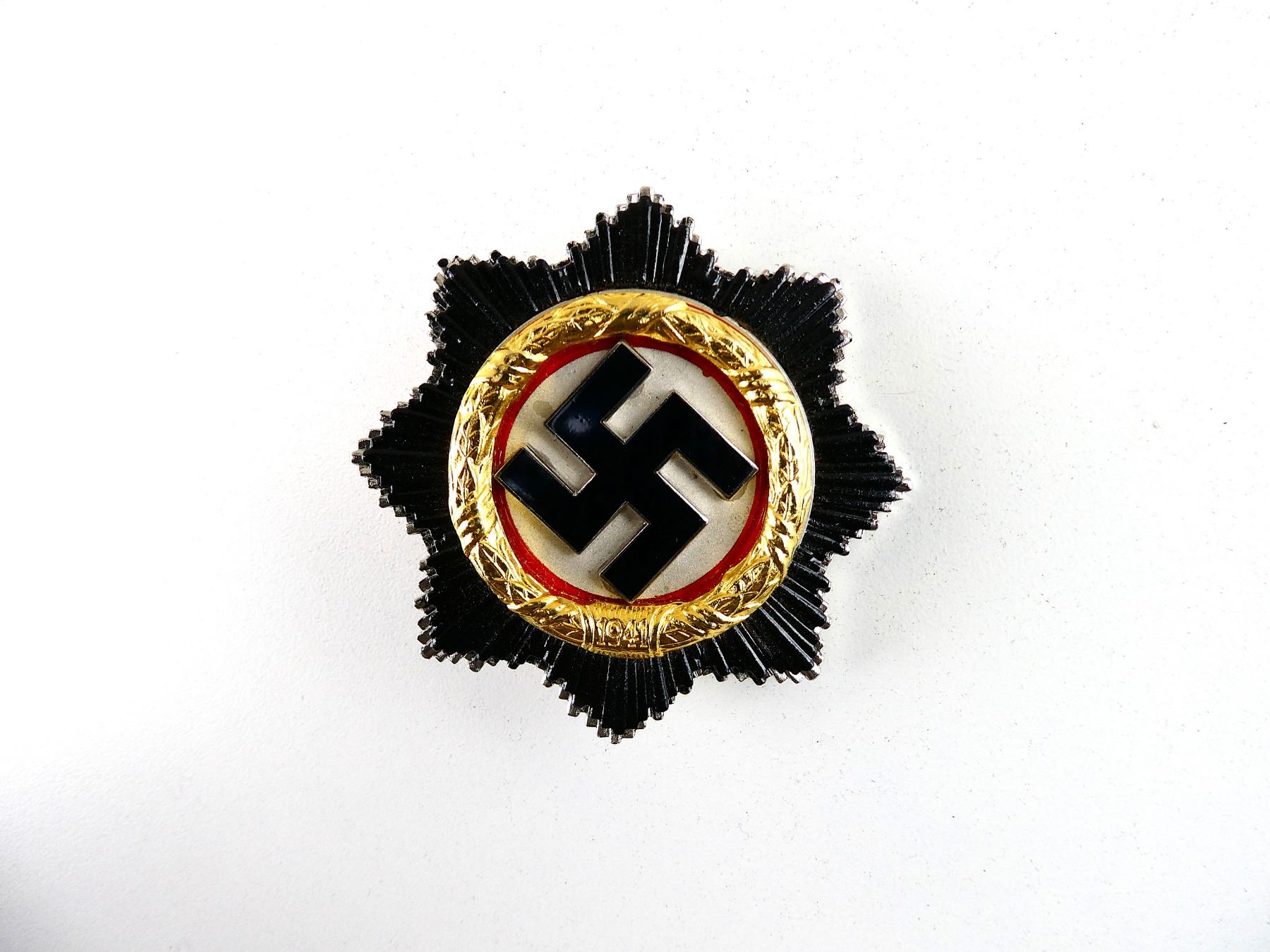REPRODUCTION WWII GERMAN WAR ORDER OF THE GERMAN CROSS MEDAL