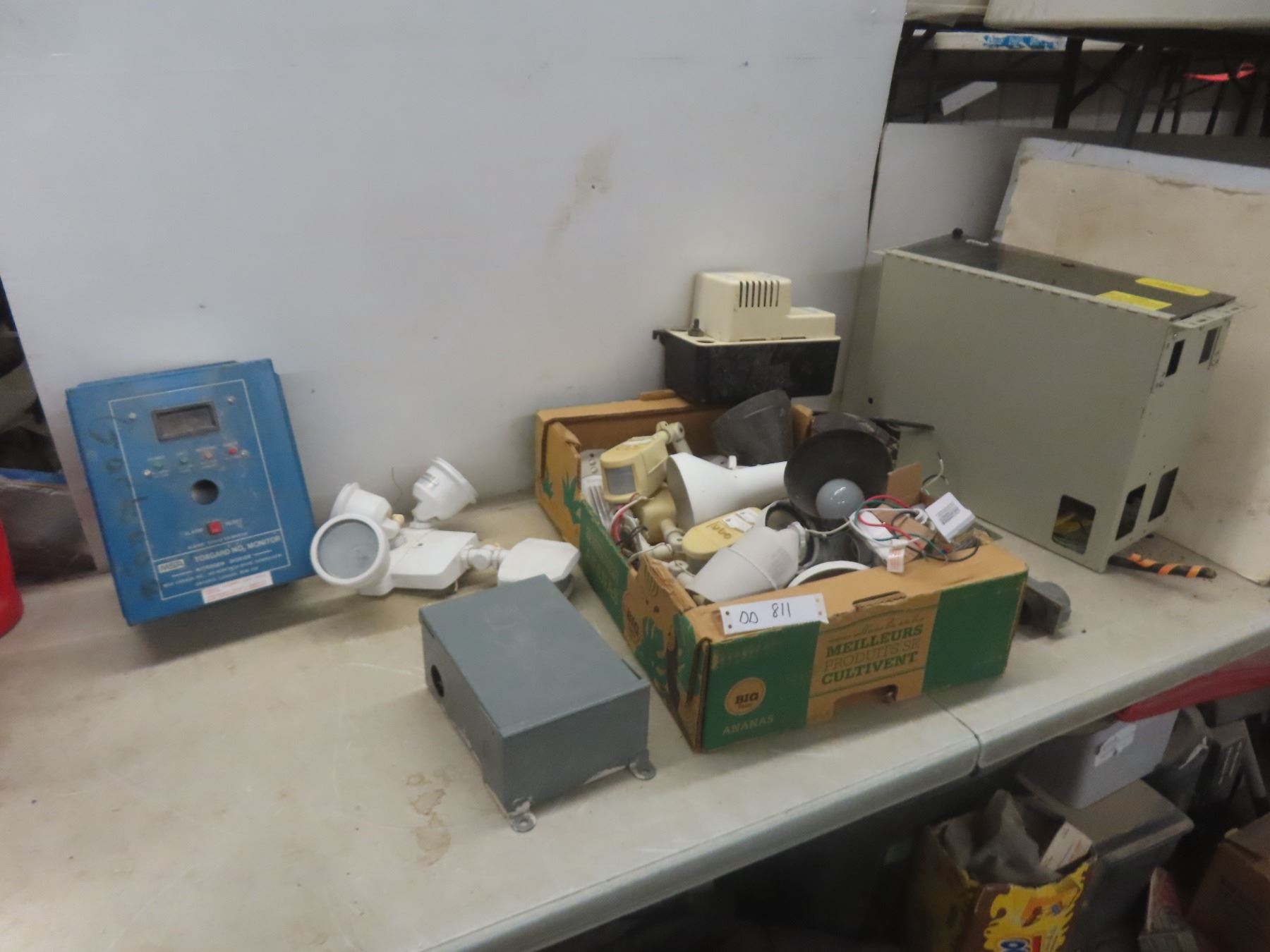 Assorted Security Lights, Toxgard NO2 Monitor, FONS Light Guide Cable ...