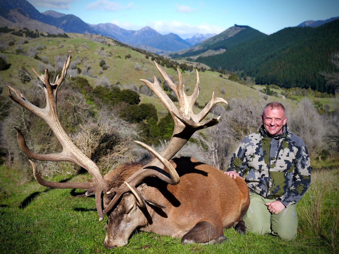 AVON VALLEY SAFARIS NEW ZEALAND GOLD MEDAL RED STAG 5 DAY HUNT FOR 1 ...