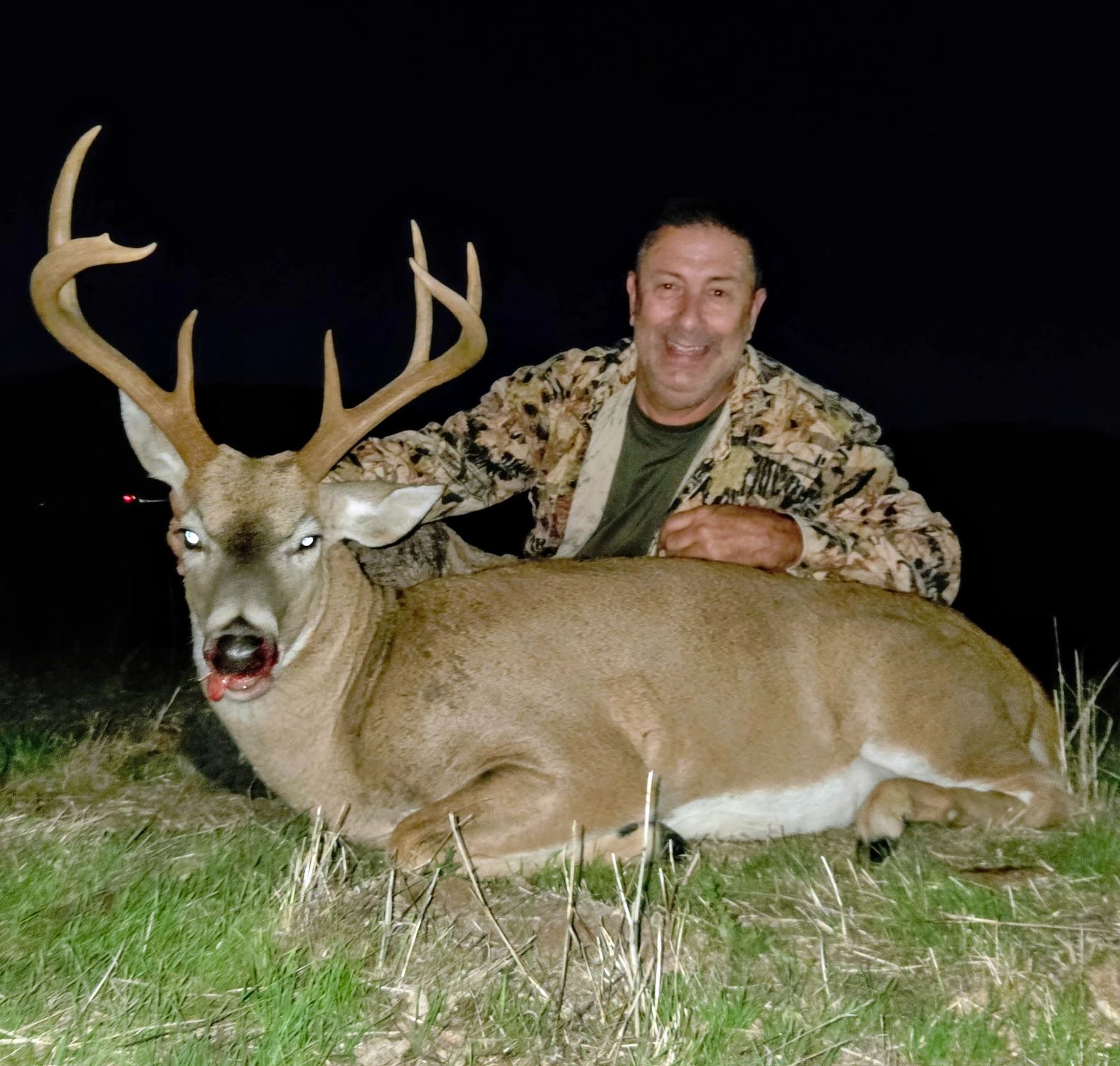 COLUMBIA BLACKTAIL DEER IN OREGON: 5 DAY GUIDED HUNT FOR 1 HUNTER