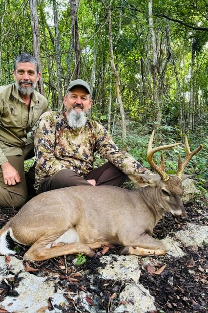 4 DAY/5 NIGHT CENTRAL AMERICAN WHITETAIL HUNT IN MEXICO FOR 1 HUNTER