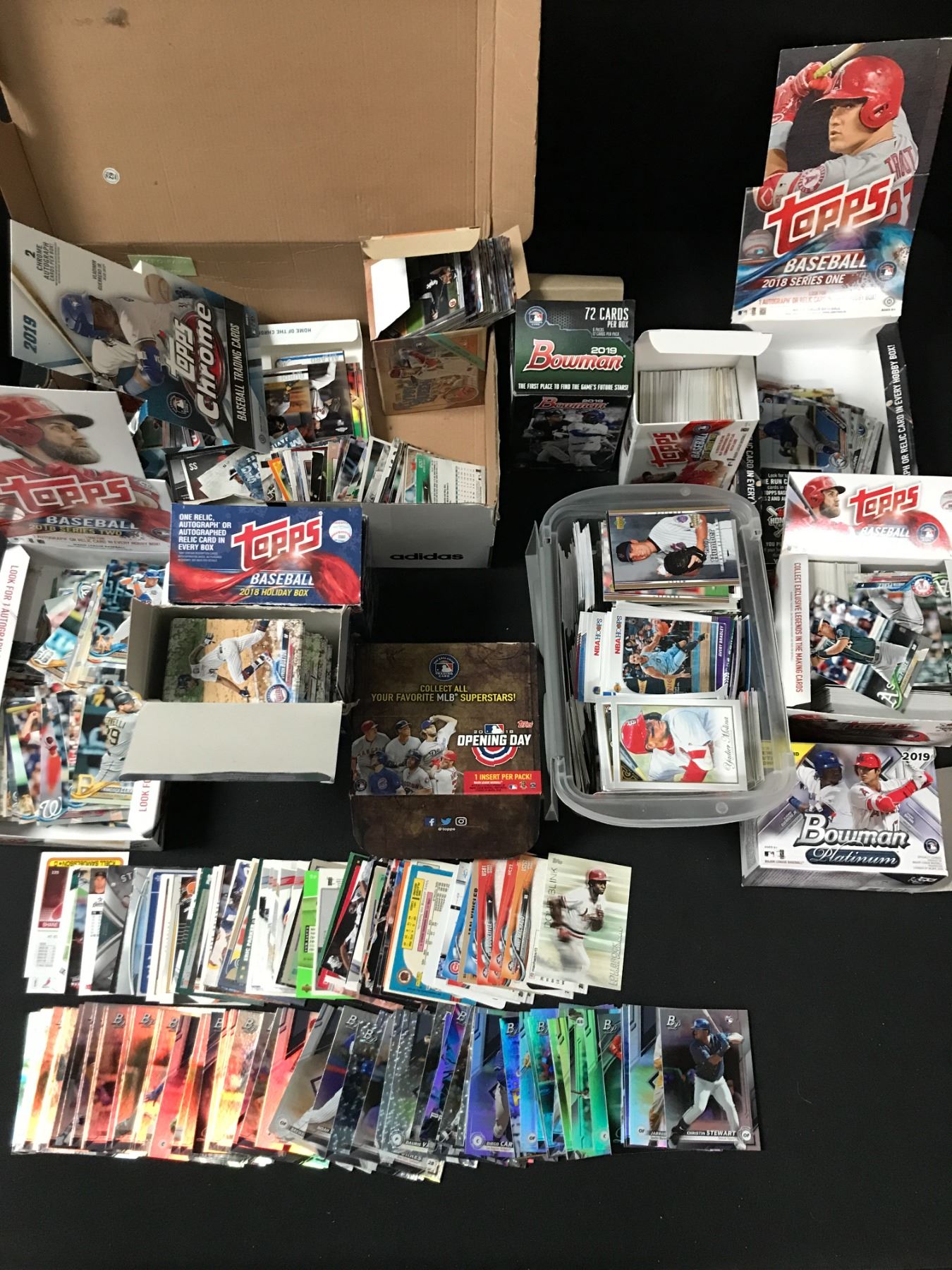 LARGE LOT OF LOOSE BASEBALL CARDS