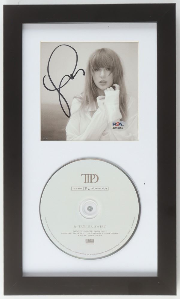 TAYLOR SWIFT SGNED AND FRAMED PRESENTATION PIECE - PSA COA