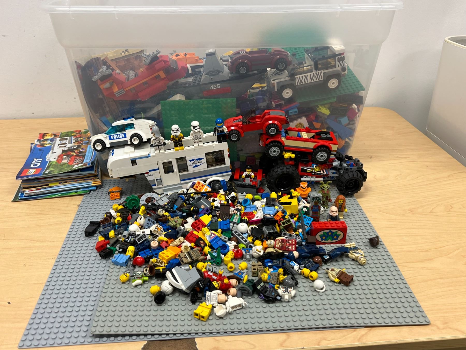 Large Bin of Lego Pieces & Mini Figures - see all photos