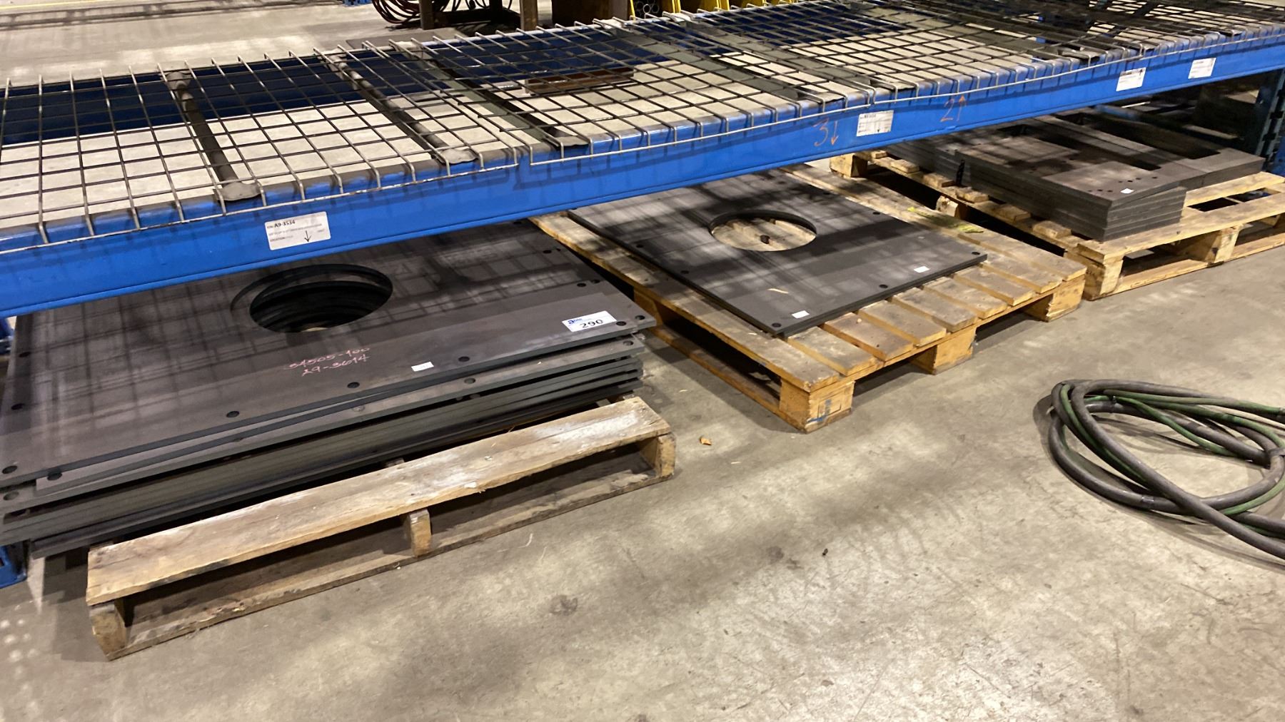 4 PALLETS OF HEAVY STEEL SHEETS OF MACHINE COMPONENTS - Able Auctions