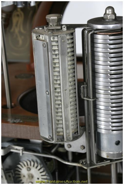 Wurlitzer Multi-Selector Phonograph Juke Box Model 1080