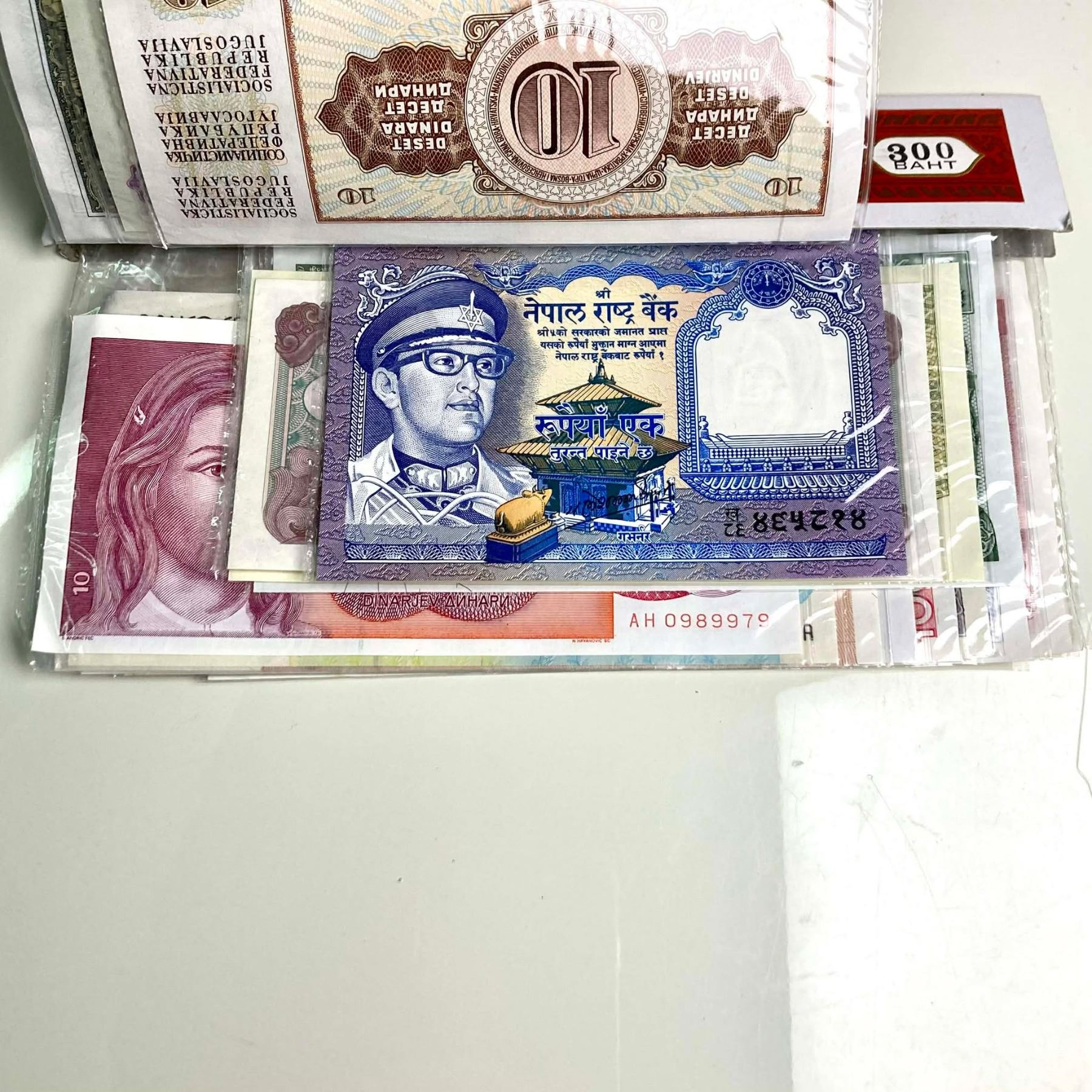 15 Different Worldwide Banknotes