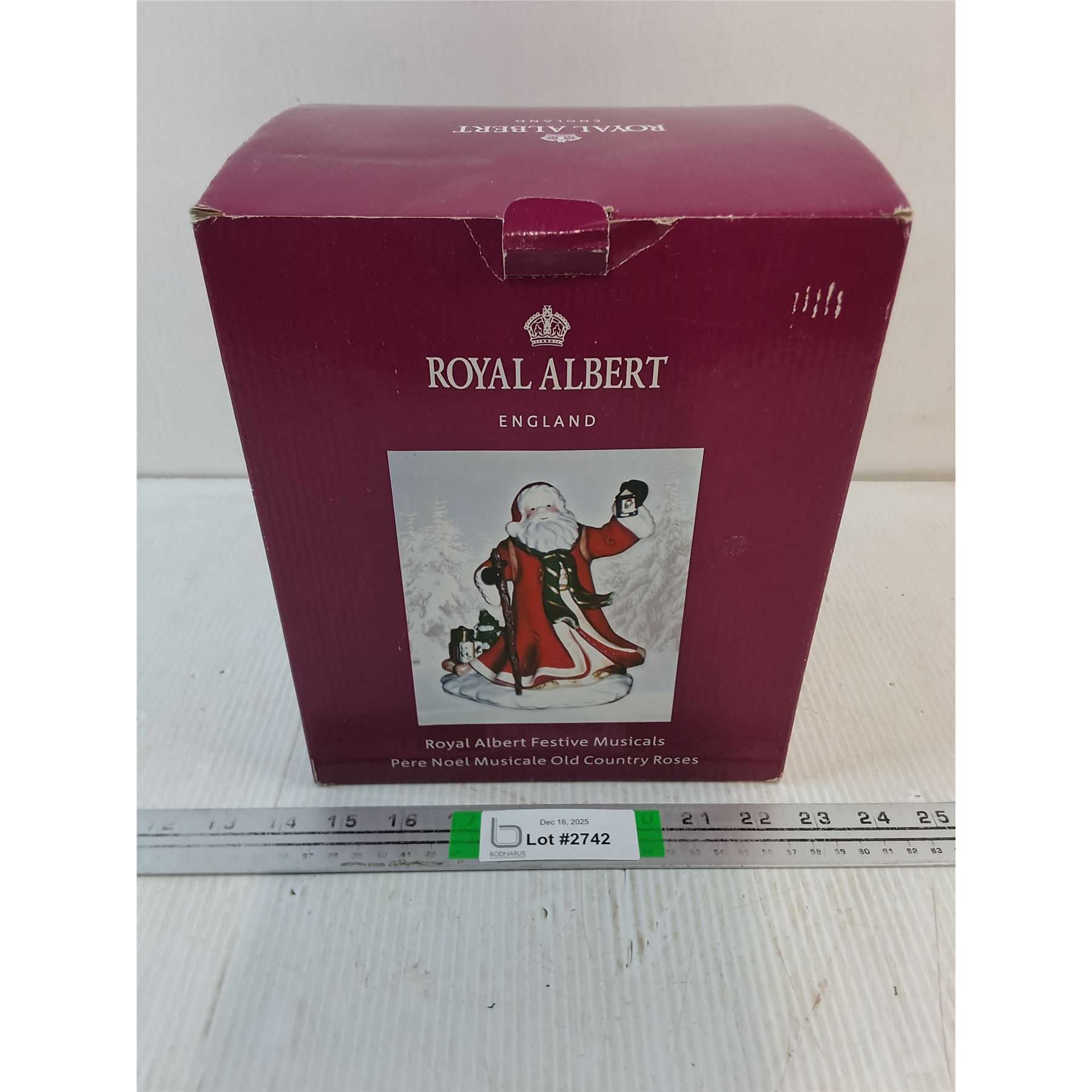 Royal Albert Festive Musical Figurine-Santa Claus - Bodnarus Auctioneering