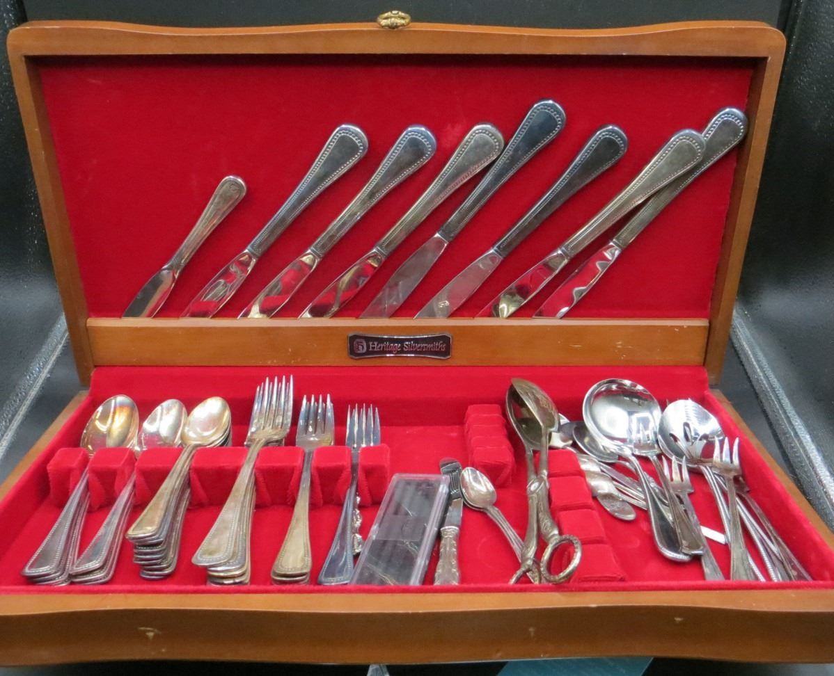 Heritage Silversmiths Silverware Set With Wood Box & Extra's