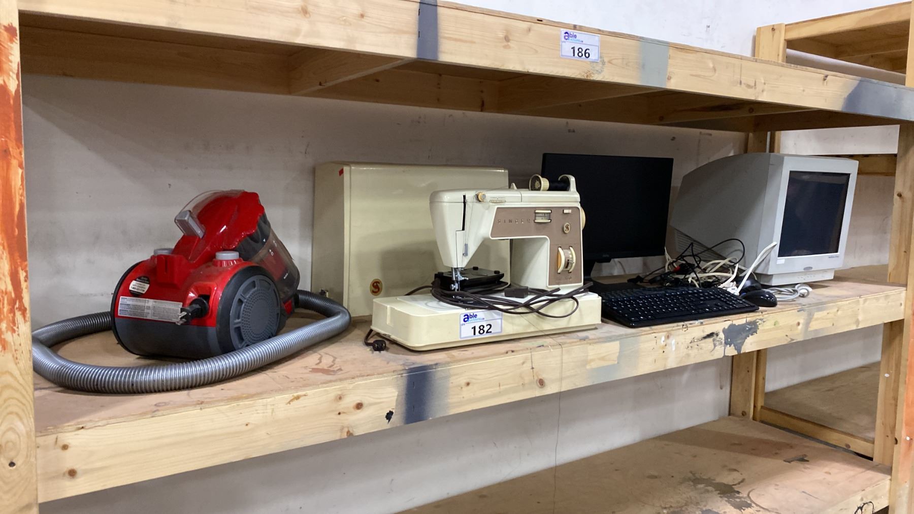 SINGER ZIG ZAG MODEL 758 SEWING MACHINE WITH PEDAL, VACUUM, BENQ ...