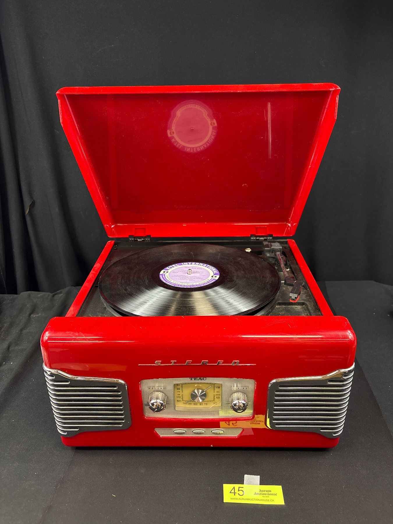 Teac Retro Looking Record Player and AM/FM Radio
