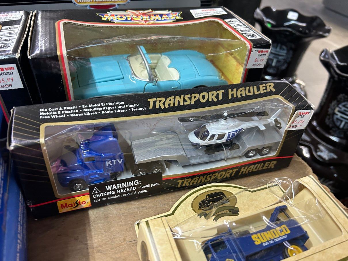 Asst.. Die Cast Cars w/Flintstones, Anastasia/Others