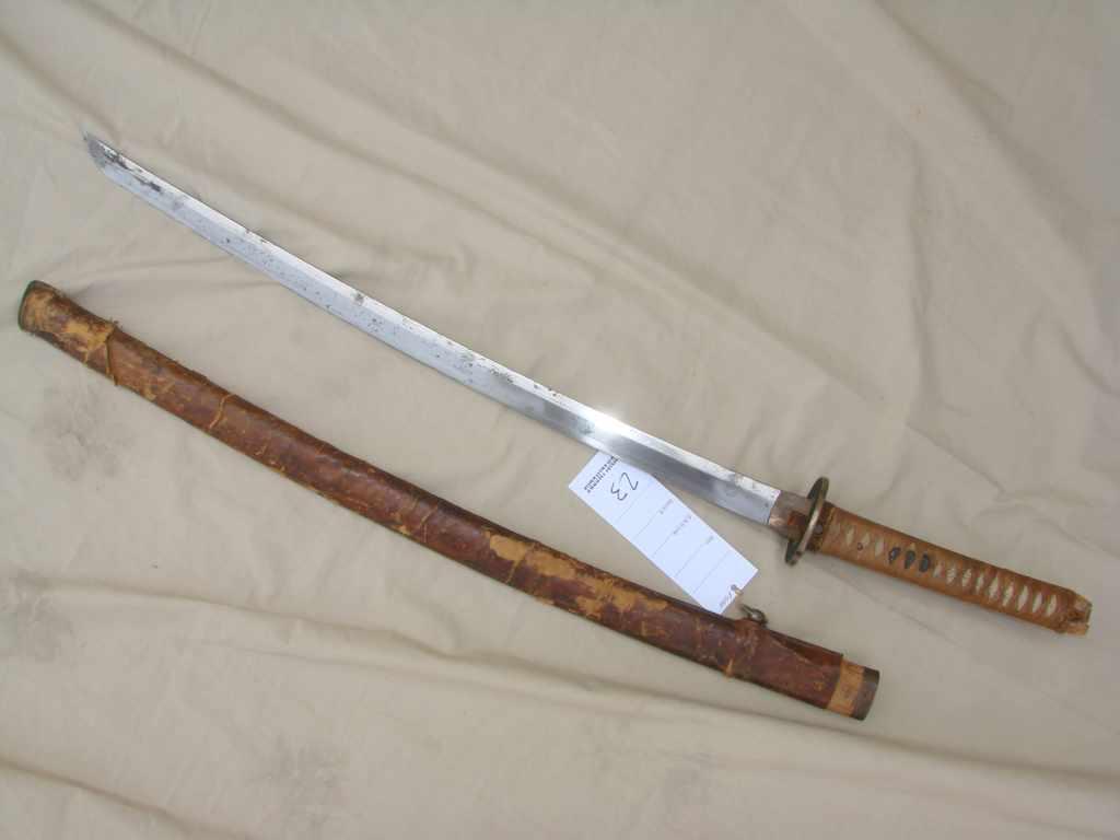 JAPANESE "LAST DITCH" ARMY OFFICERS SWORD, 25 IN BLADE WITH UNDULATING ...