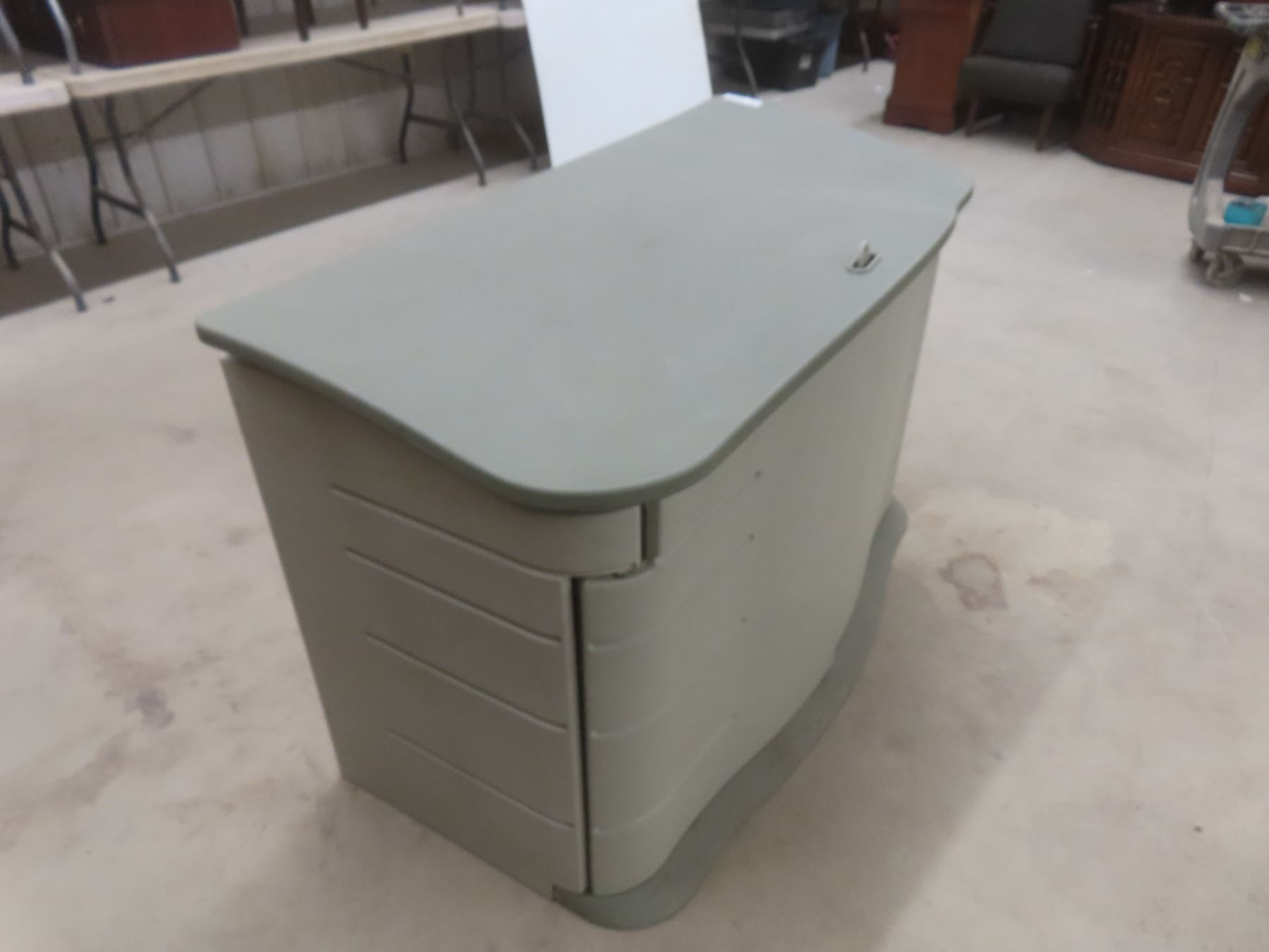 Rubbermaid Deck Chest