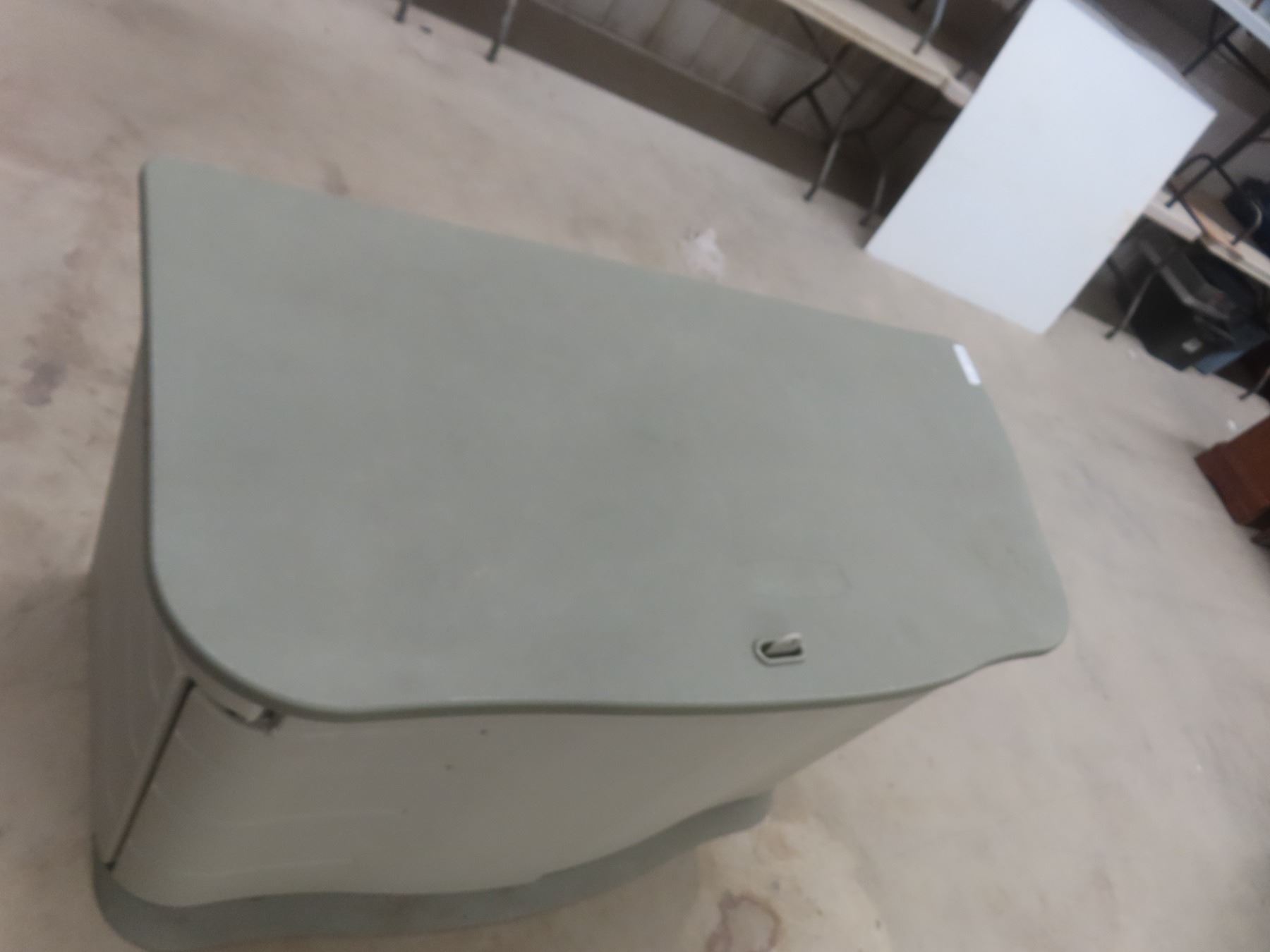 Rubbermaid Deck Chest