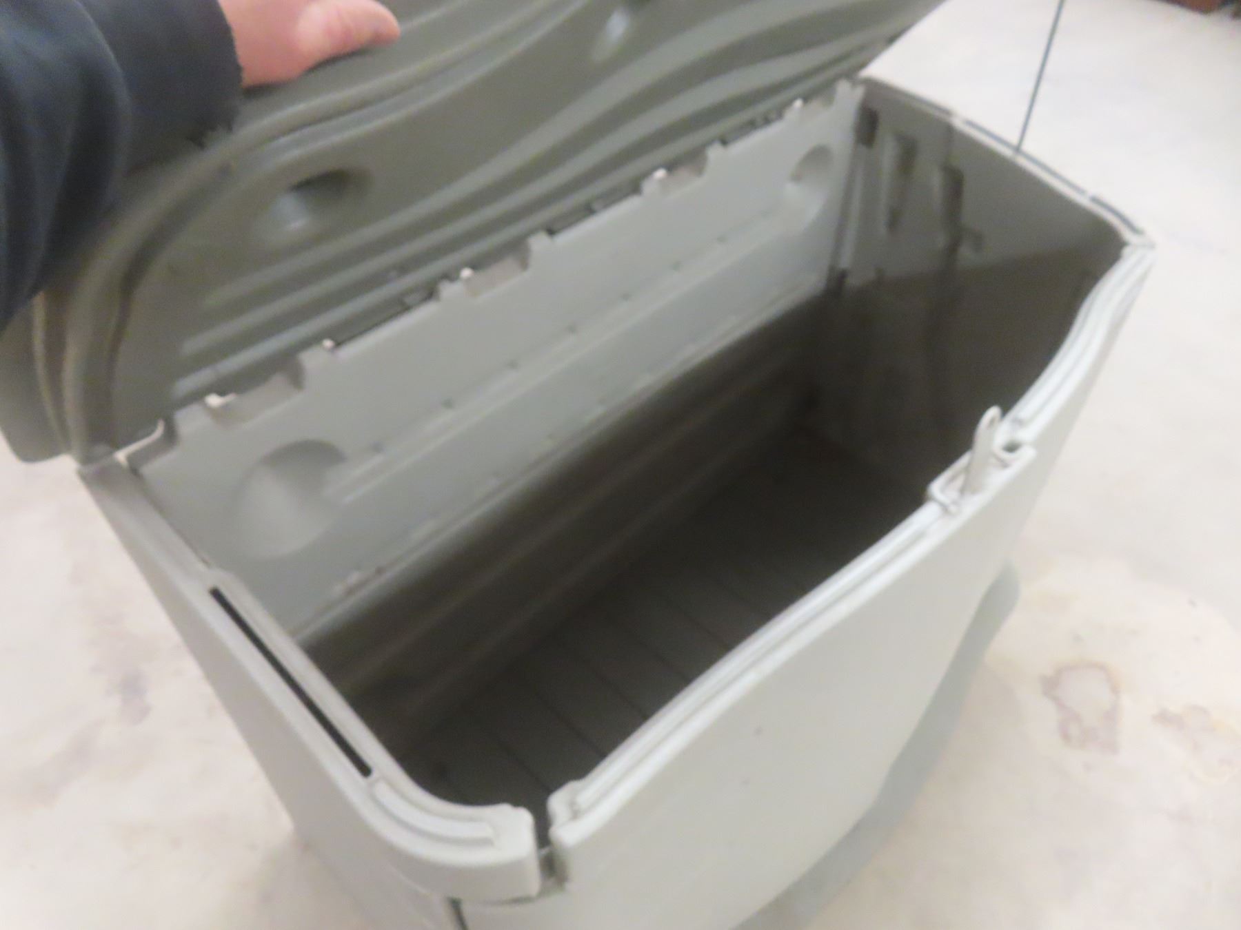 Rubbermaid Deck Chest