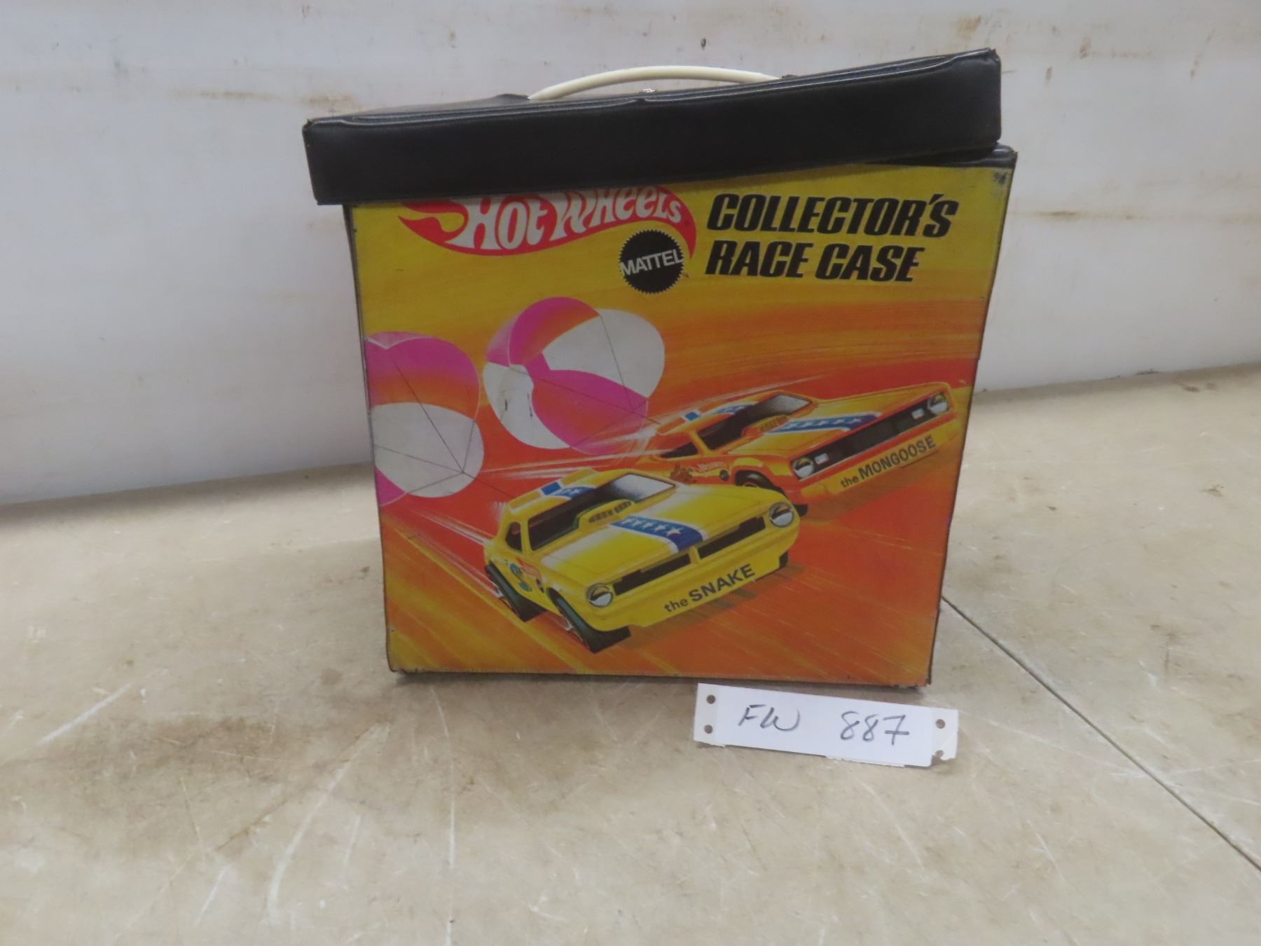 Hot Wheels Collectors Race Case With 60 Cars: Majorette, Matchbox ...