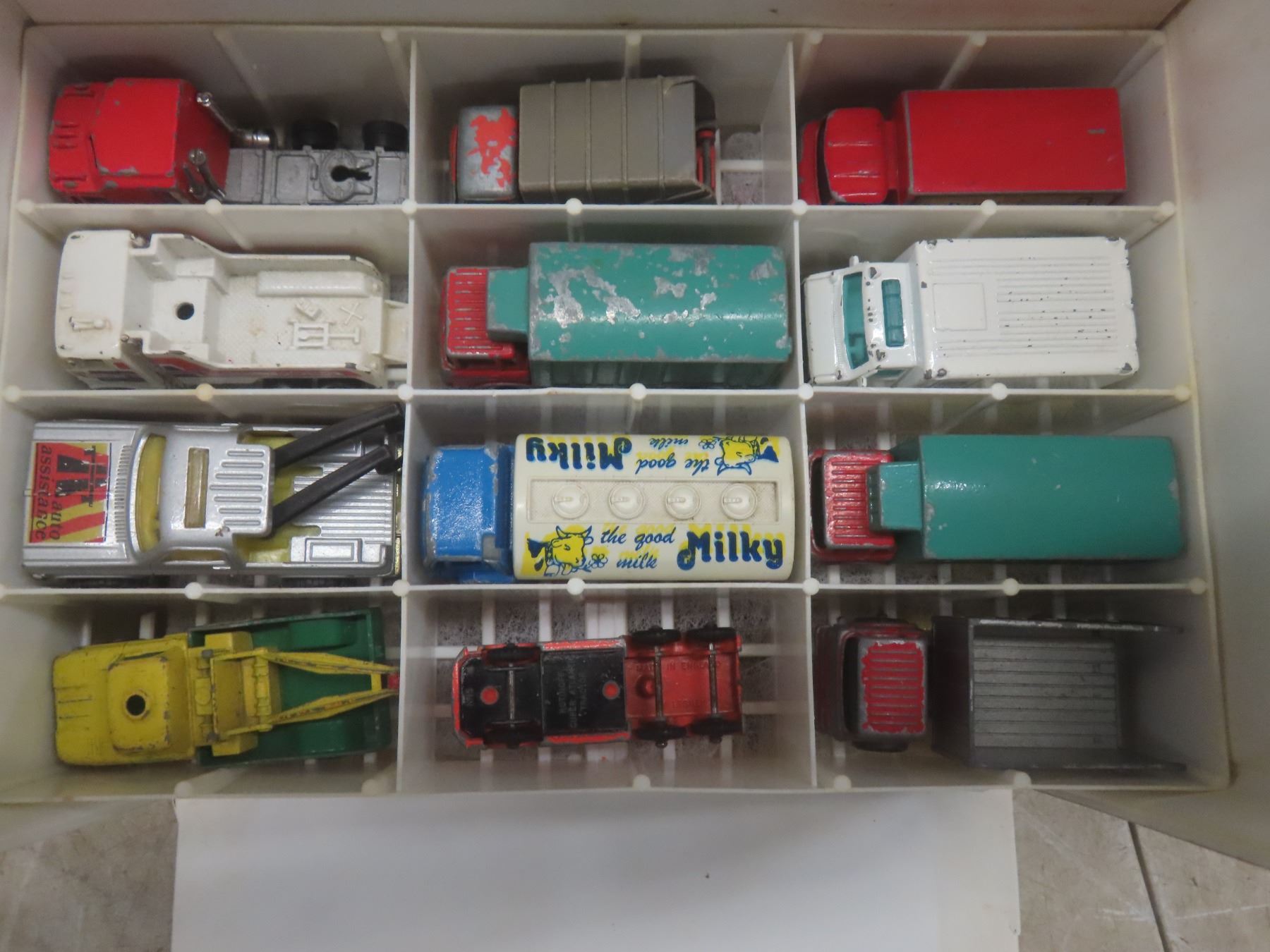 Hot Wheels Collectors Race Case With 60 Cars: Majorette, Matchbox ...