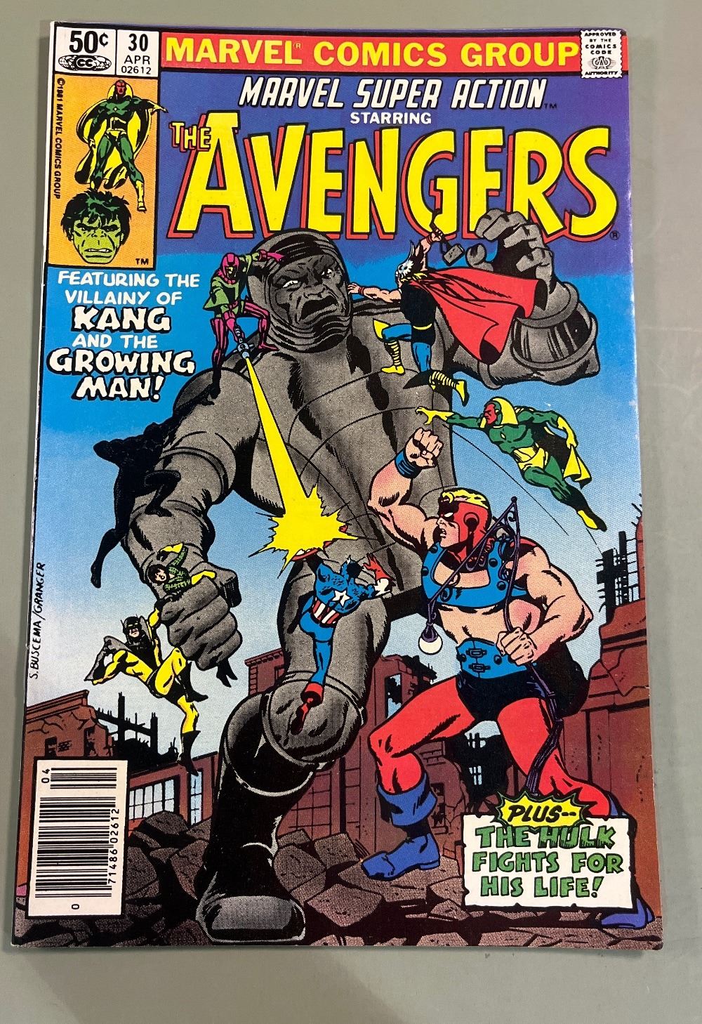 Marvel Super Action #30 Starring The Avengers (Marvel, 1981) Kang & Hulk