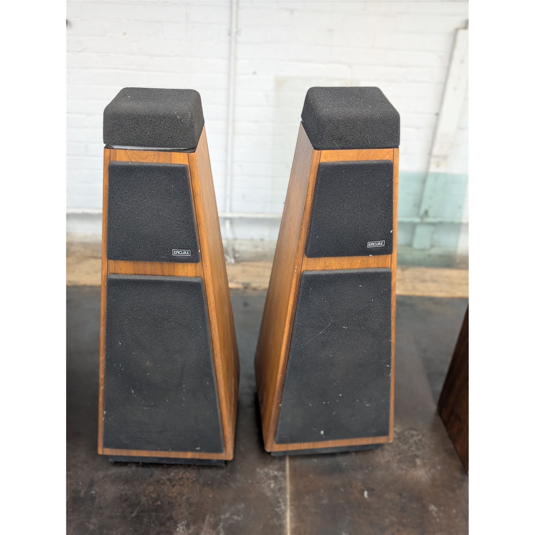Pair of Epicure 3.0 Floor Tower Pyramid Floor Speakers