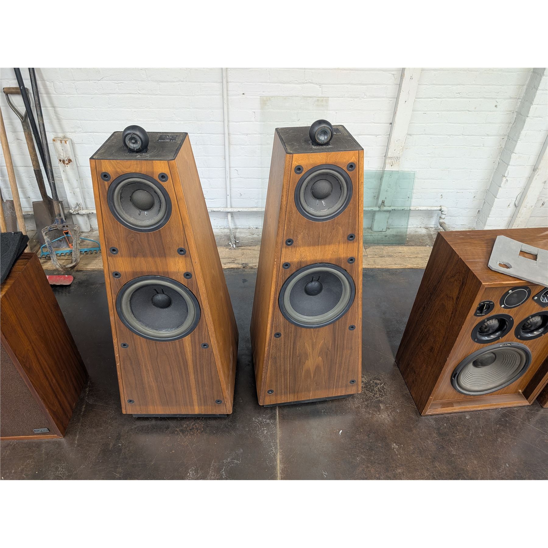 Pair of Epicure 3.0 Floor Tower Pyramid Floor Speakers
