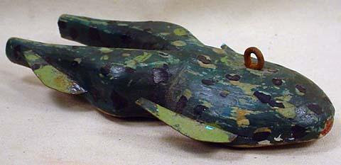 VINTAGE WOODEN FROG DECOY / LURE - Approx. 4.75" l