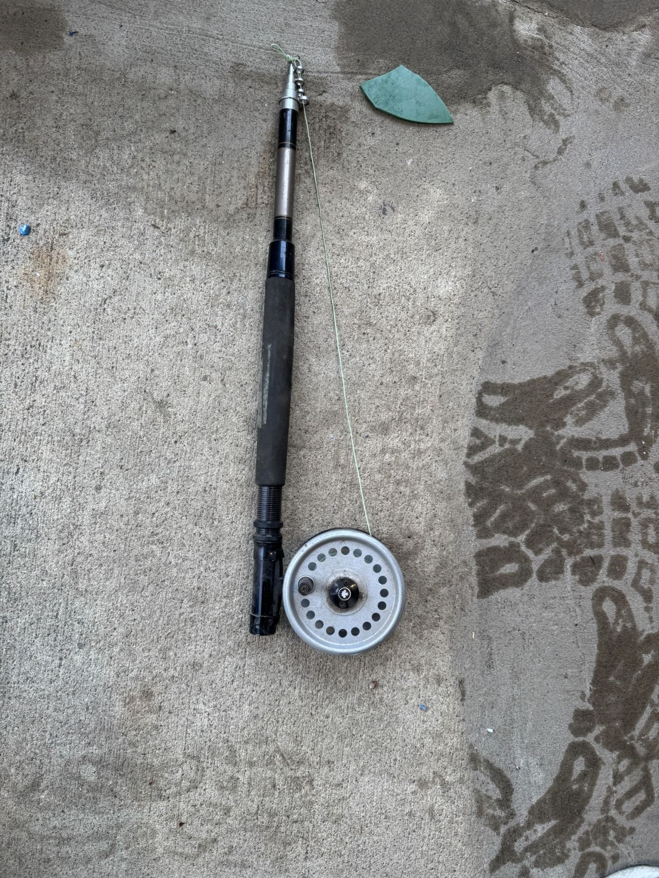 Collapsible fishing rod with Real