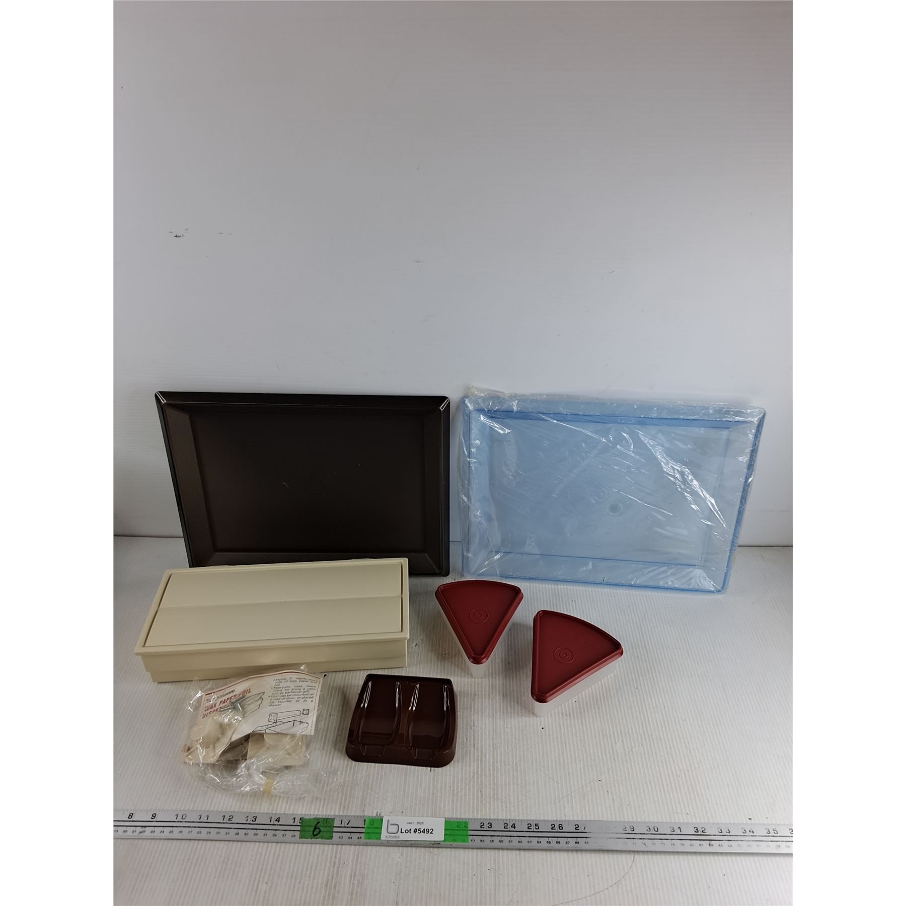 (2) Plastic Tupperware Serving Trays 15" x 12", Wax Paper/Foil ...