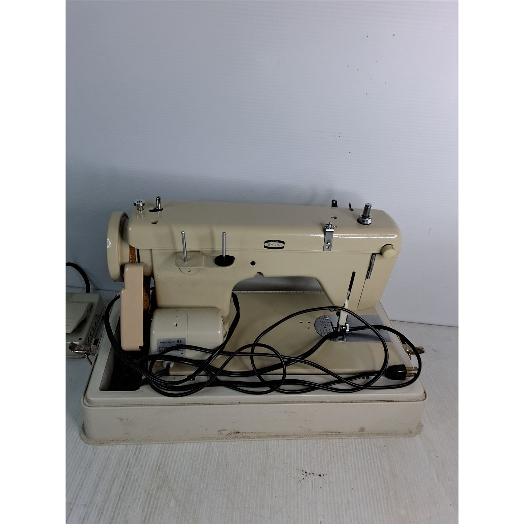 Viking Eaton Electric Sewing Machine 18.5"x9.5"- Powers On - PICK UP ...